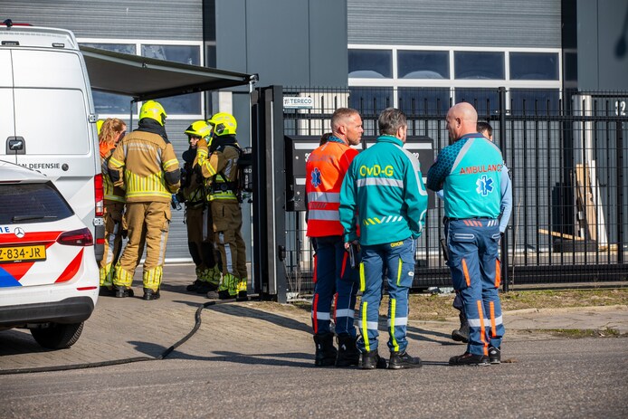 Flinke hoeveelheid zeer explosieve stof aangetroffen in loods in Bergen op Zoom, eigenaar ...