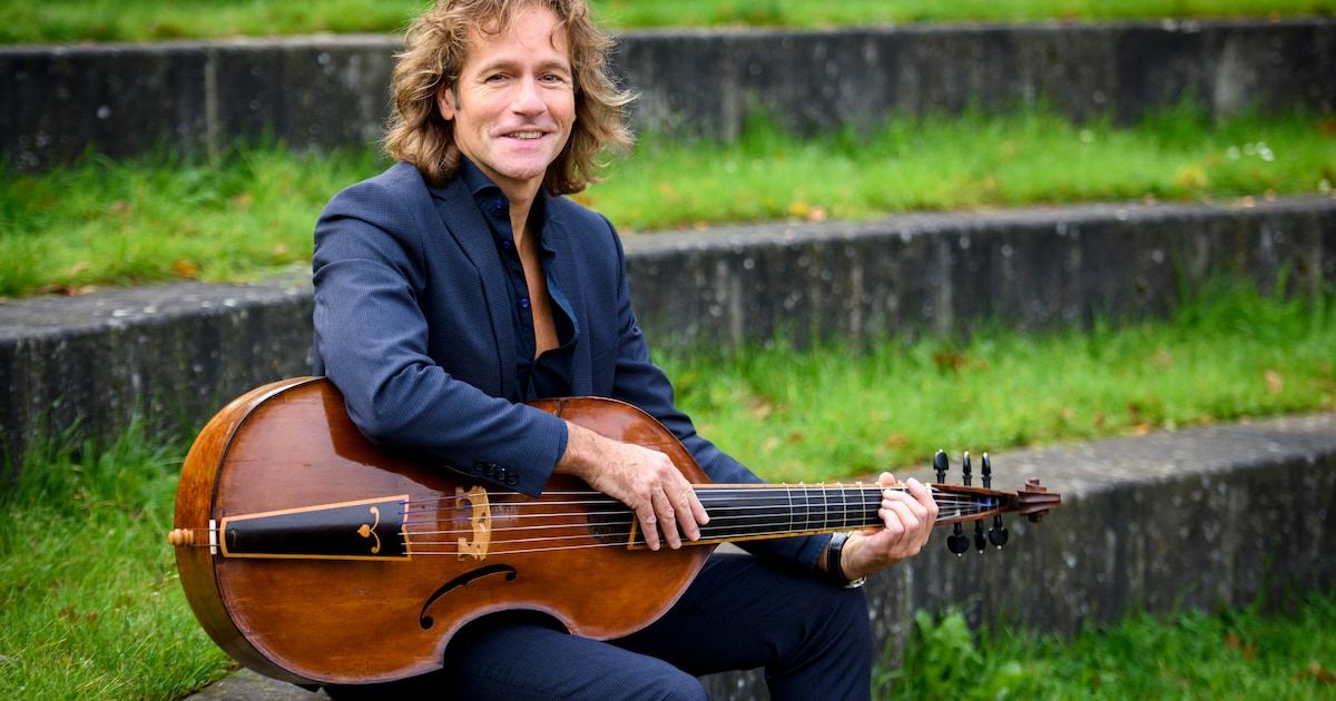Ralph Meulenbroeks speelt op viola da gamba in Kapelle | Zeeland | BN ...