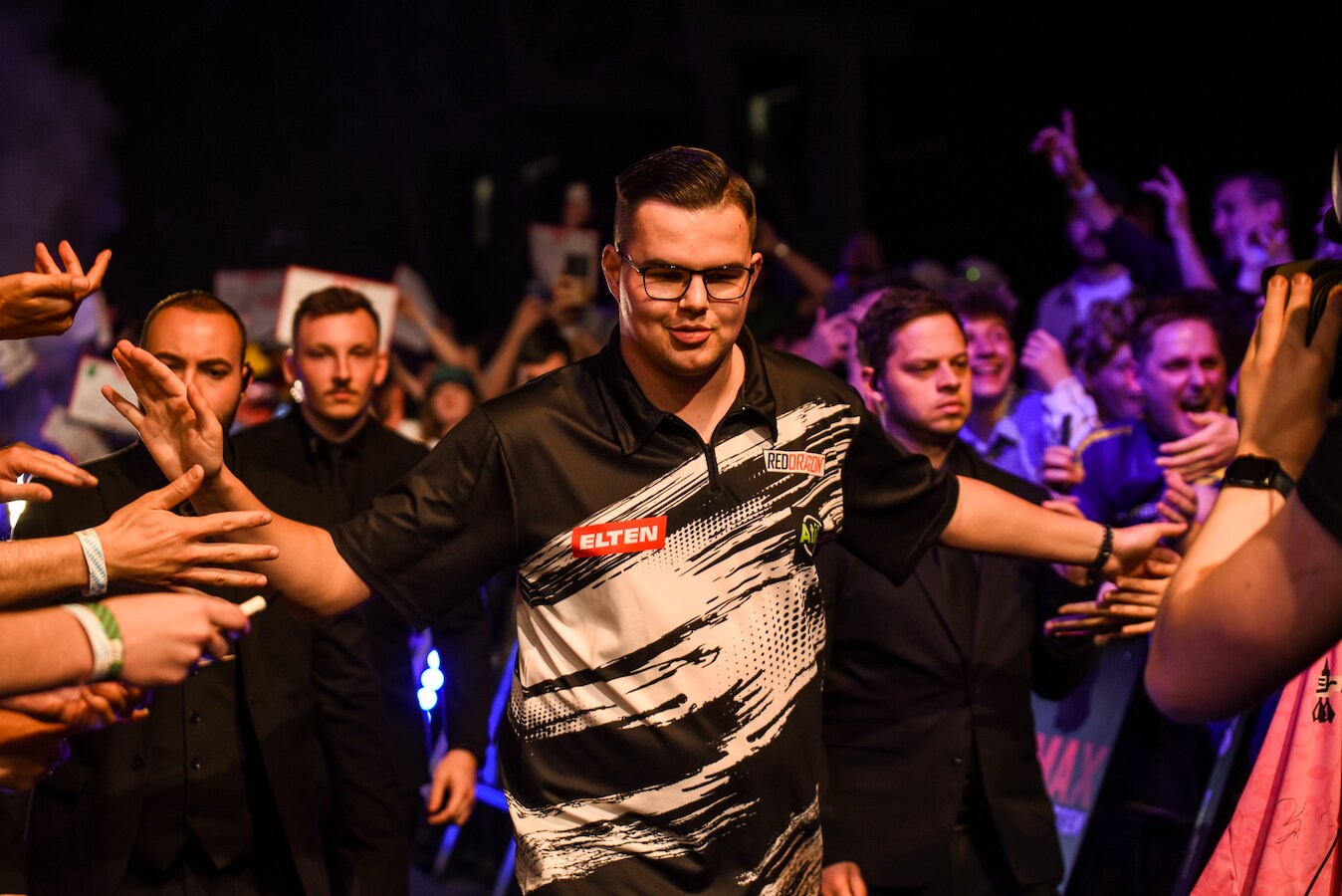 Geen Luke Littler, maar verrassende tegenstander voor Gian van Veen in ...