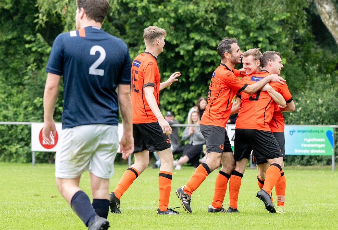 Nieuw stuntje van Excellent en trainer Janssen is in de maak | Foto ...
