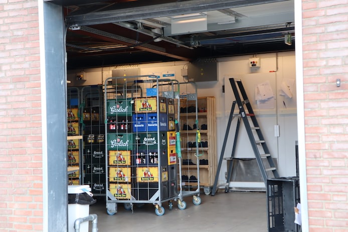 Albert Heijn in Sprang-Capelle ontruimd na kortsluiting in de koelcel ...