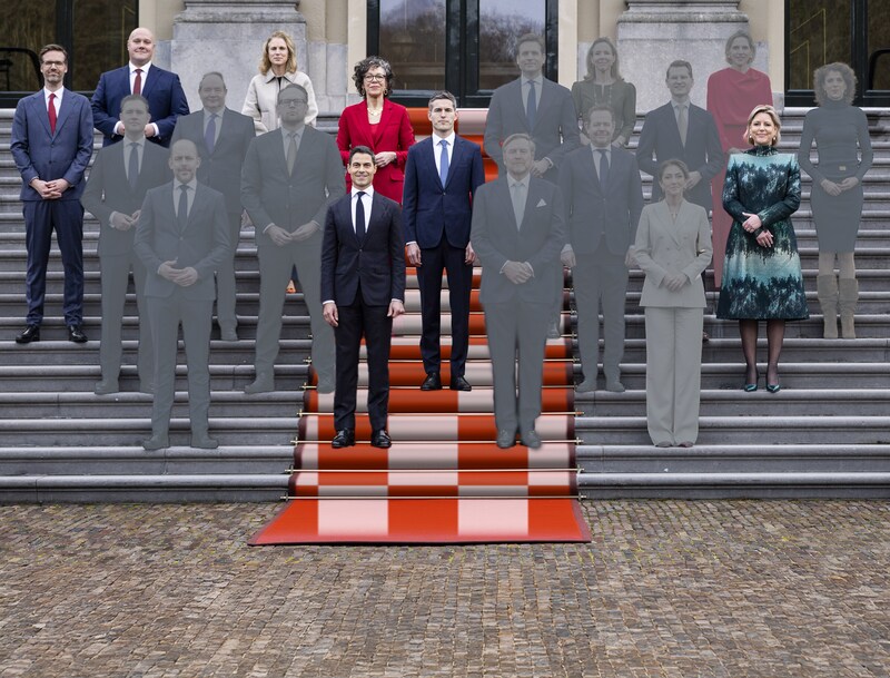 Zachte g rukt op in Den Haag: voortaan worstenbrood na de ministerraad ...