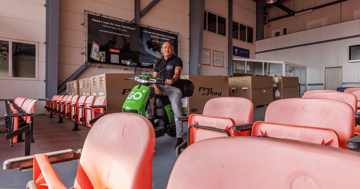 Hier koop je voor 500 euro per stuk je eigen Go-Sharing scooter ...