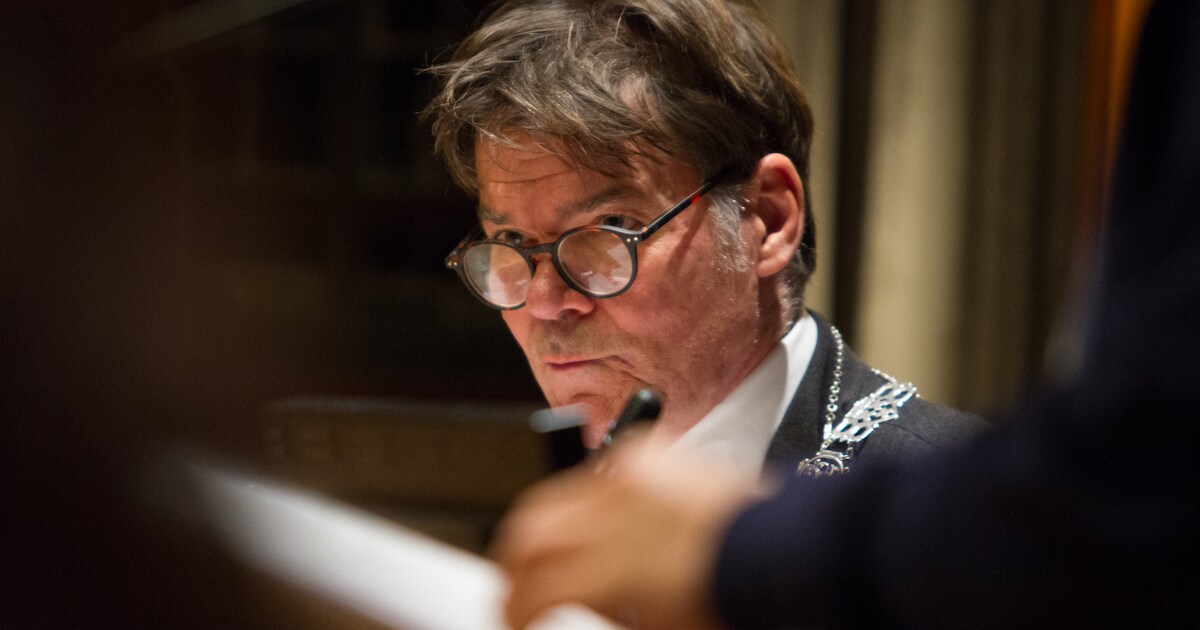 Burgemeester Paul Depla pleit voor meer weerbaarheid Bredase burger ...