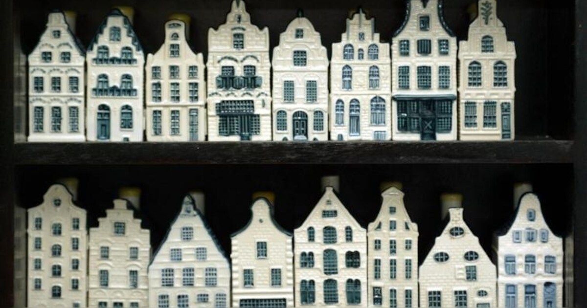 Delfts blauw miniatuurhuisje nummer 90 van KLM komt er aan | Overig ...
