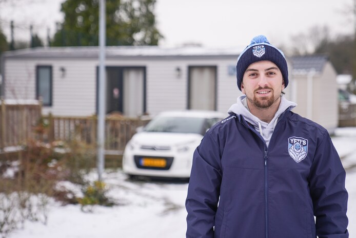 Avonturier uit Canada strijkt neer op Bredaas ijs en woont op Camping ...