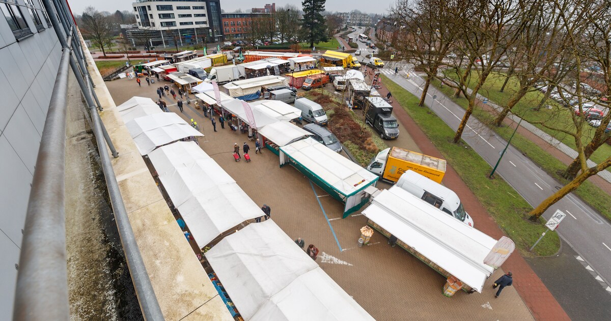 Nog even en de Zevenbergse weekmarkt is weer thuis | Moerdijk | BN ...