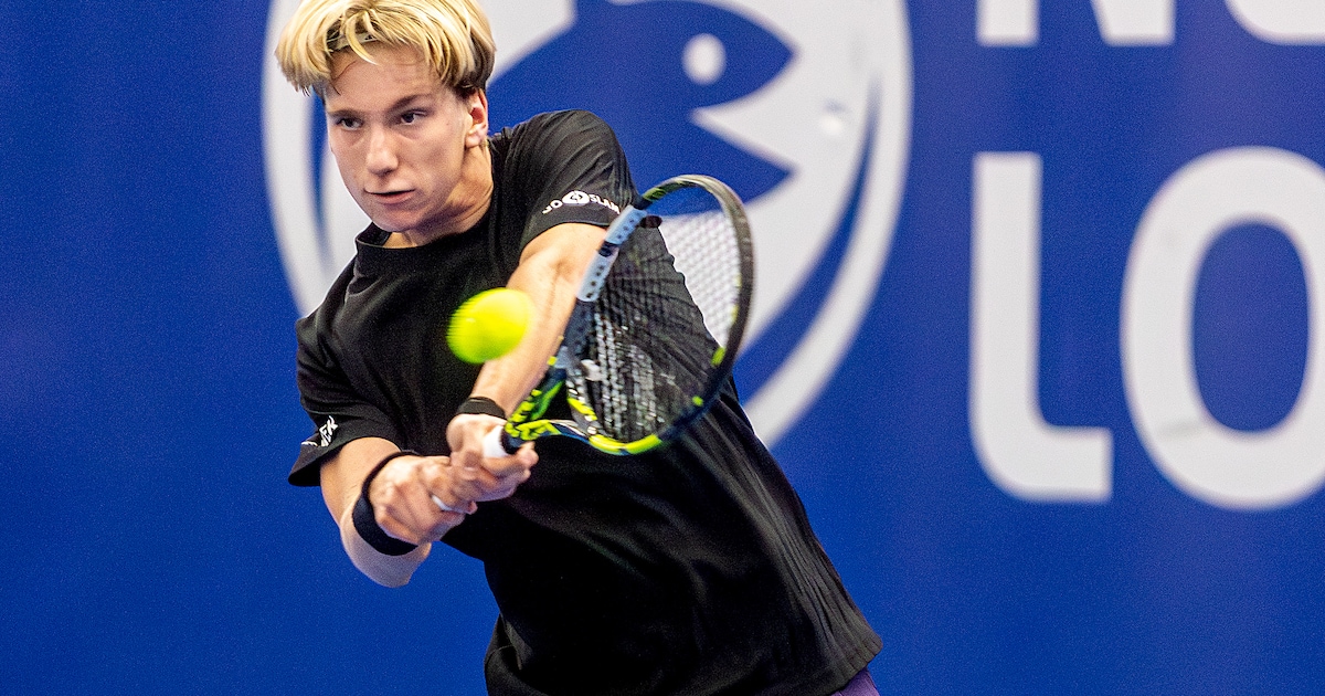 Brabants toptalent (15) debuteert op NK tennis, op weg naar zijn grote droom: ‘Het liefst wel ...