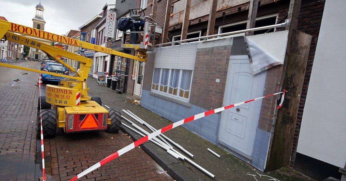 Rotte kies Steenbergen verdwijnt uit beeld door fotodoek | Bergen op ...