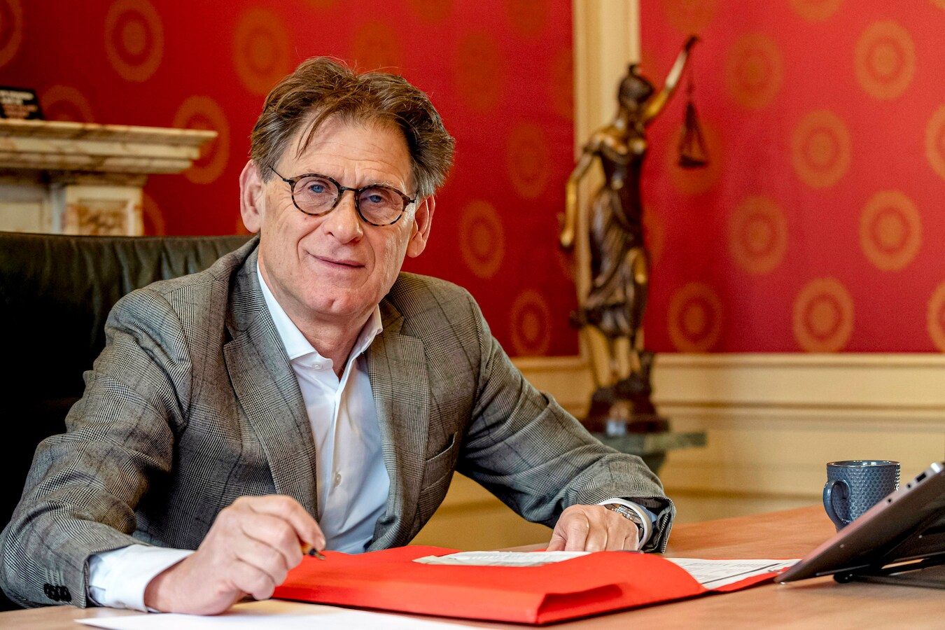 Crimineel Barry den H. moet 9 miljoen euro inleveren, los van zijn ...