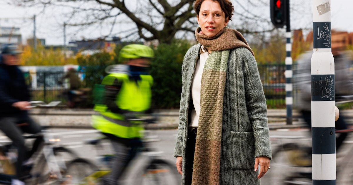 Christa van het OM brengt verdachten verkeersmisdrijven voor de rechter ...