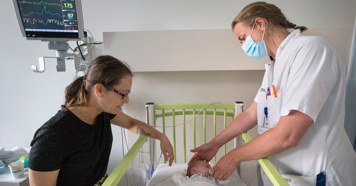 Milo ging als 'slap' poppetje naar het ziekenhuis: RS-virus is ...