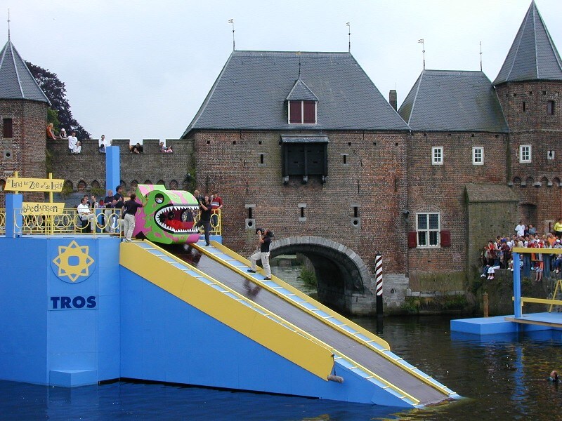 Joost Verbeek (49) uit Helmond bouwde piranha voor Te land ter zee en in de lucht: ‘De schans ...