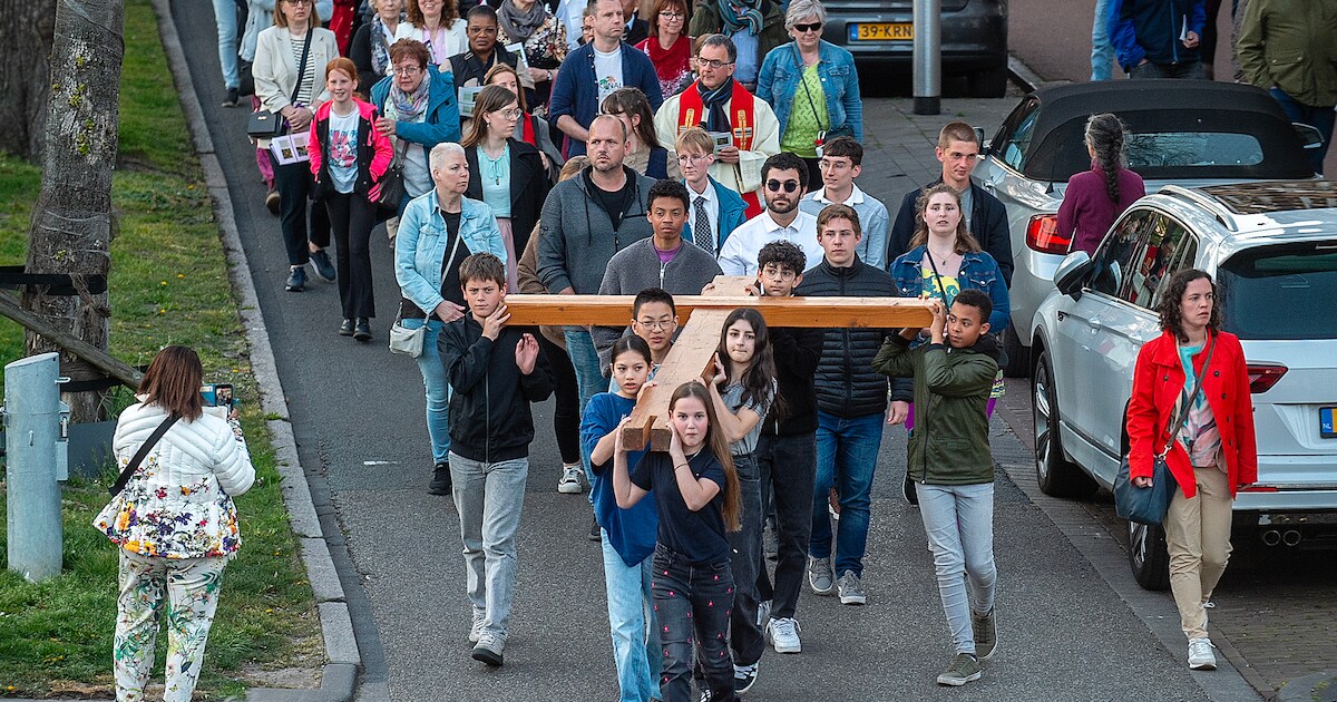 Ontmoetingskerk te klein voor Bergse Passie, belangstelling ...