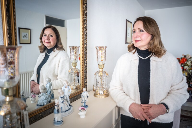 Farideh (69) ontmoet op haar werk de Iraanse moraalpolitie: ‘Ze zagen ...