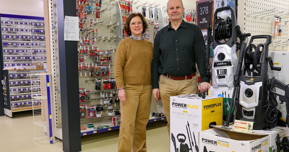 John (59) en Bernadette (57) stoppen met hun bouwmarkt: ‘De praatjes ...