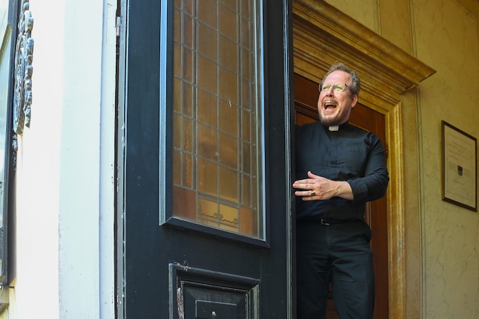 Pastoor Jochem is op zijn plek in de Catharinaparochie: ‘Ik zeg wel ...