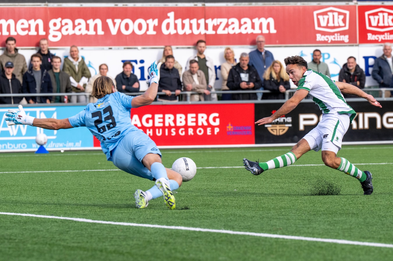 Heldenrol voor doelman Teun van Remortel in topper: ‘Het is lastig te ...