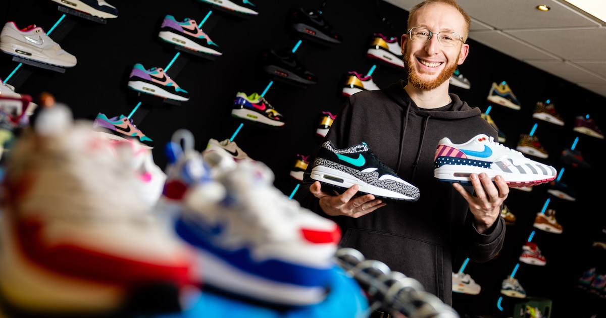Robert zag 200 paar Nike Air Max opgaan in vlammen, maar komt terug met eigen winkel vol limited ...