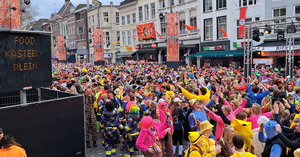 Grote drukte op eerste carnavalsdag in Breda: ‘Kom niet meer naar het ...