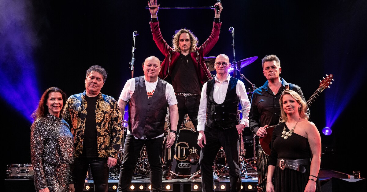 West-Brabantse Queen-coverband treedt op in Atik Stadion: ‘Dit is wel ...