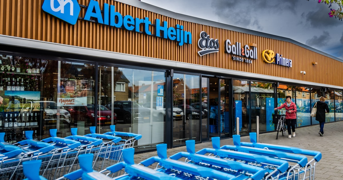 Filiaalhouder Albert Heijn na plaatsen foto op Facebook op vingers ...