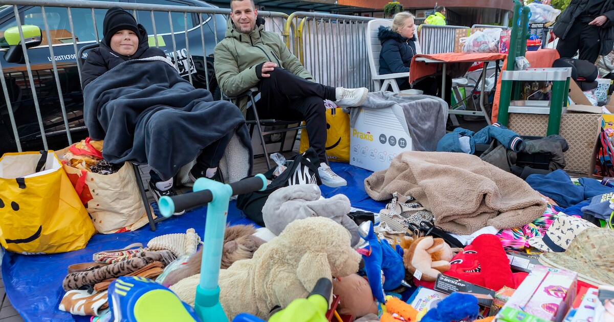 K-k-koude start op de vrijmarkt van Etten-Leur | Regio | BN DeStem.nl