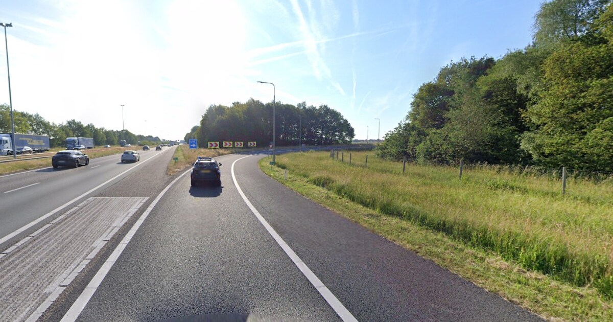 28-jarige man raast met 200 km/u langs wegwerker en raakt rijbewijs ...