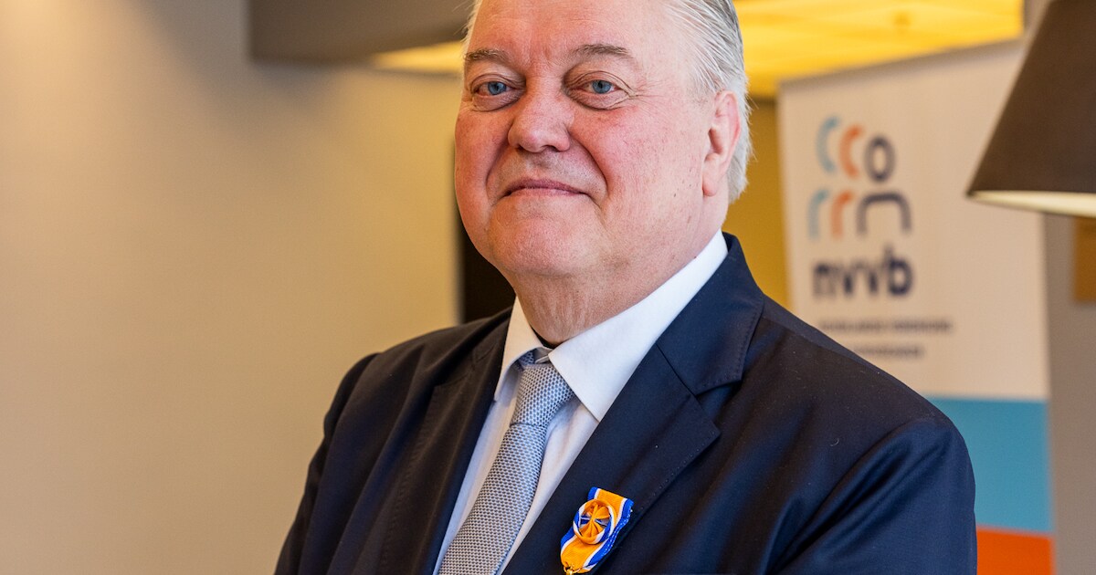 Simon Rijsdijk Officier in de Orde van Oranje-Nassau | Etten-Leur ...