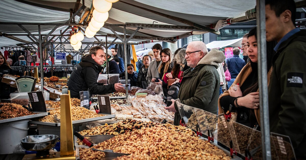 Hoe ziet het dagelijks leven er nu uit? We waren live op de weekmarkt ...