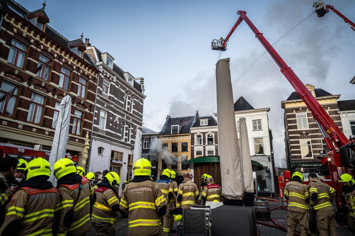 Brand Arnhem: Horeca en winkels tot zeker morgenochtend dicht, geen vermisten en gewonden gemeld ...