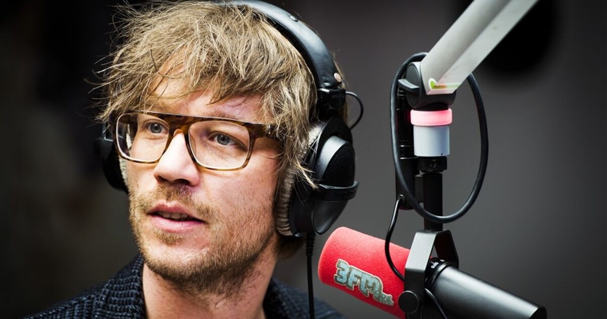 Giel Beelen tatoeërt Frank van der Lende om recordweek te vieren ...