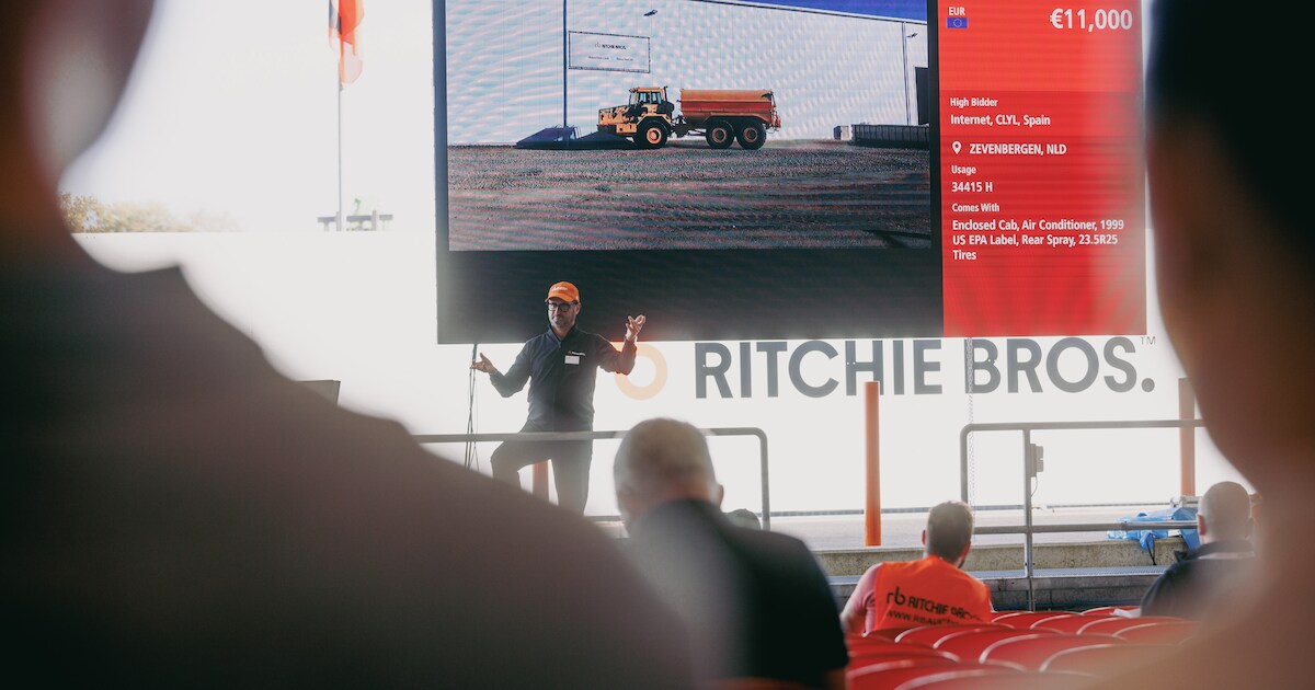 Ritchie Bros is terug gastheer van honderden kopers in het veilinghuis ...