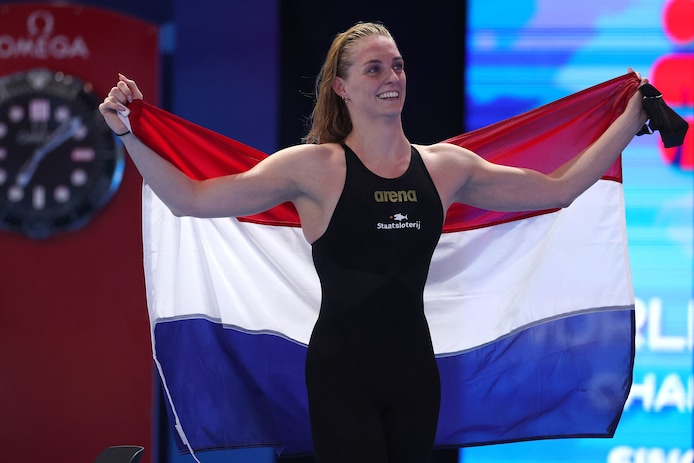 Marrit Steenbergen prolongeert wereldtitel in Singapore na zinderende finale | Overige sporten ...
