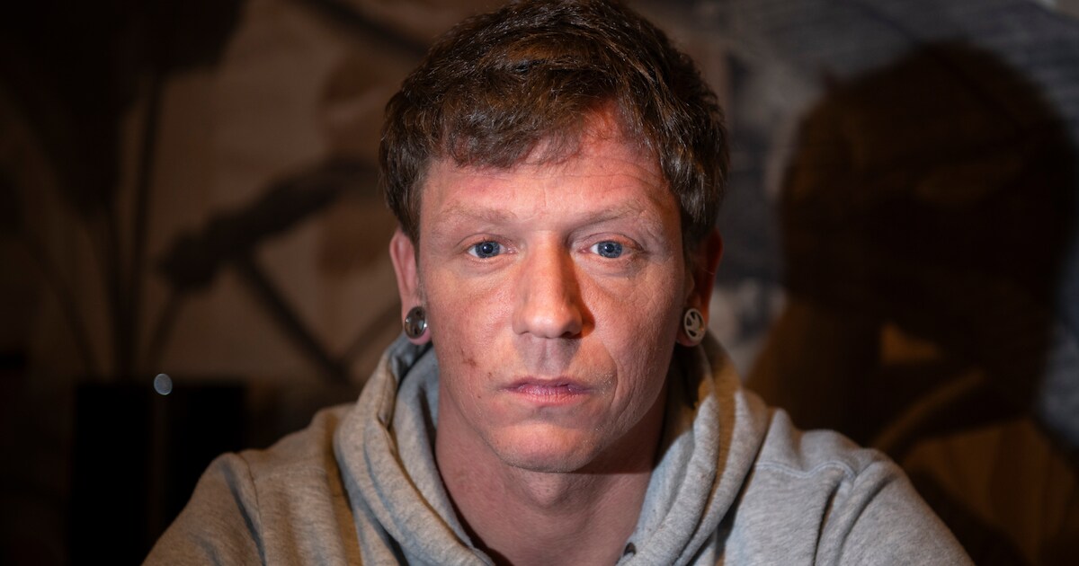 Dakdekker Thomas (40) slaapt drie keer per week in het ziekenhuis: ‘Ik ...