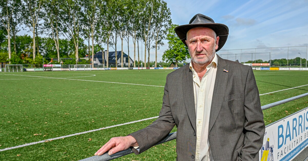 Corné Koenraadt kreeg lintje voor werk bij SC Welberg: ‘Zoals je ziet ...