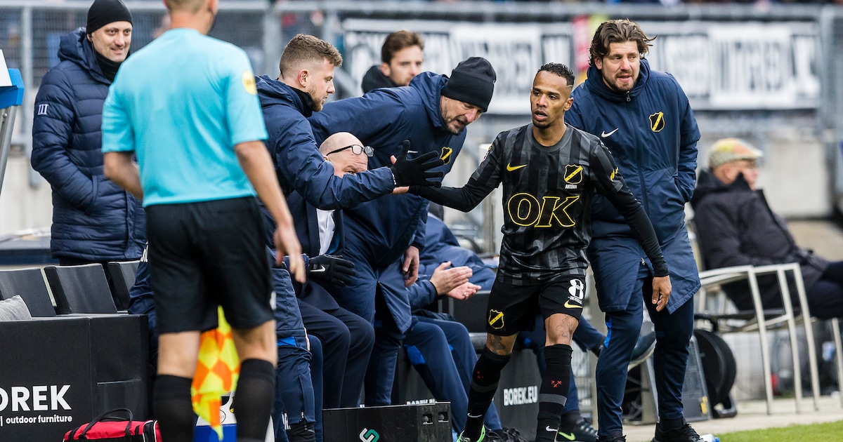 Molhoek gidst NAC op karakter naar derbyzege: ‘Knap, heel knap dat we ...