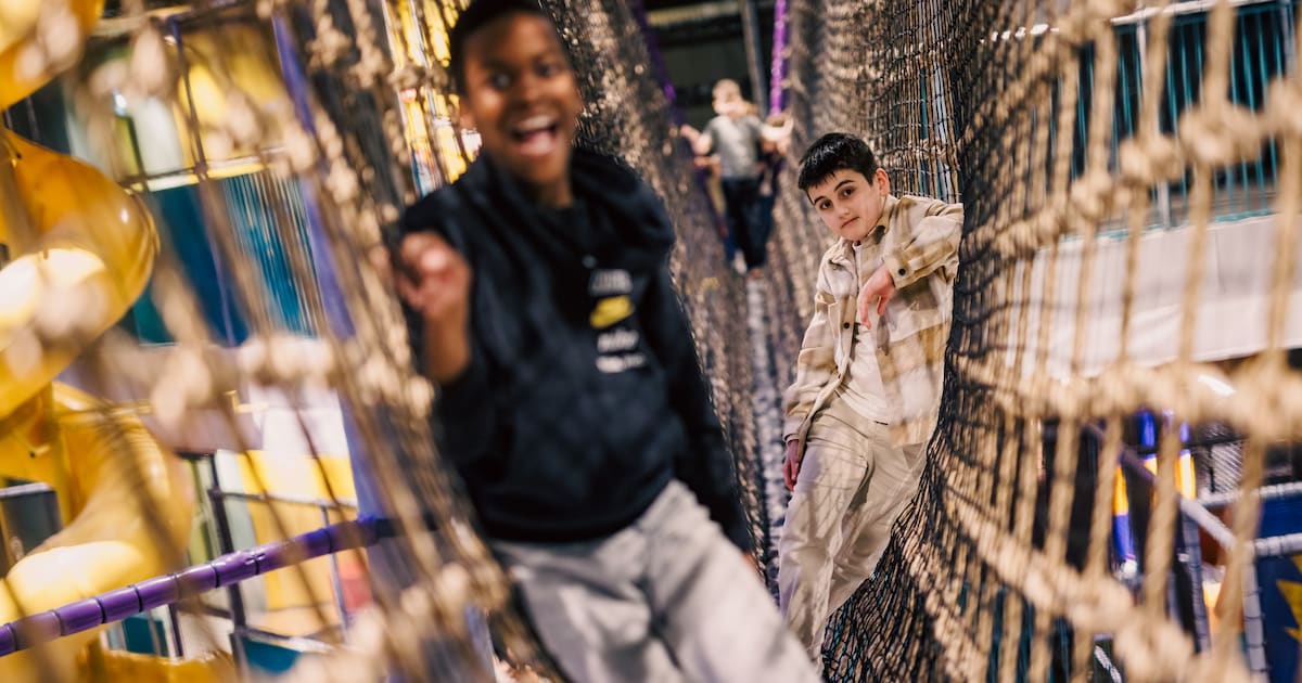 Abdul en Aren wonen al tien jaar in een azc: ‘Ik wil een huis en een ...