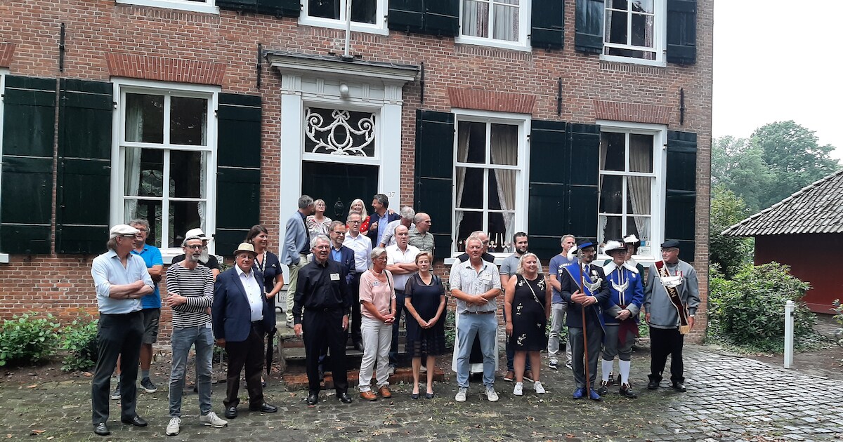 Met flinke vertraging, ligt daar dan eindelijk dat heel bijzondere boek ...