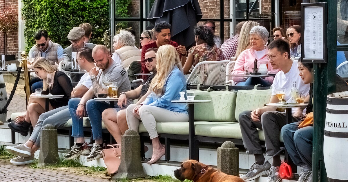 Terrassen ‘van vroeg tot laat compleet vol’, maar waar zitten mensen ...