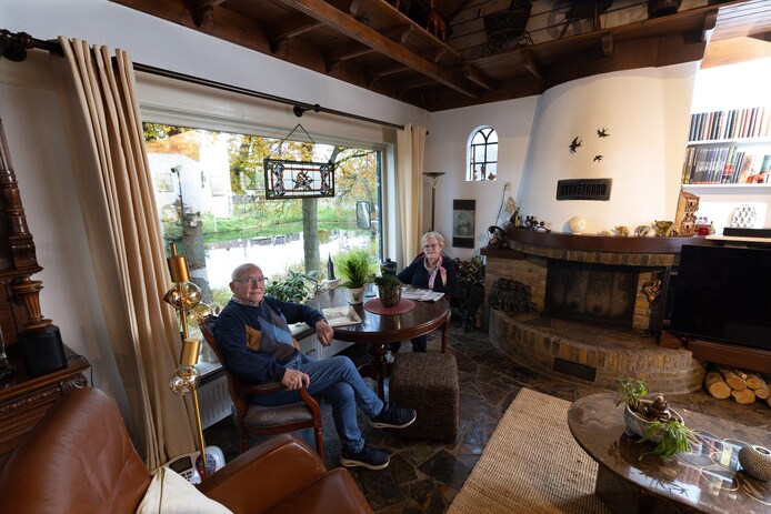 Ben en Gerda gingen uit pure noodzaak in een oud pakhuis wonen, nu ...