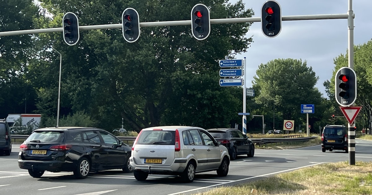 Verkeerslichten op rood door storing in Breda | Breda | BN DeStem.nl