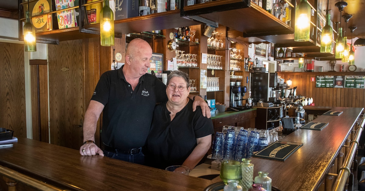 Jacob (70) en Dicky (69) moeten stoppen met hun eetcafé in ’s ...
