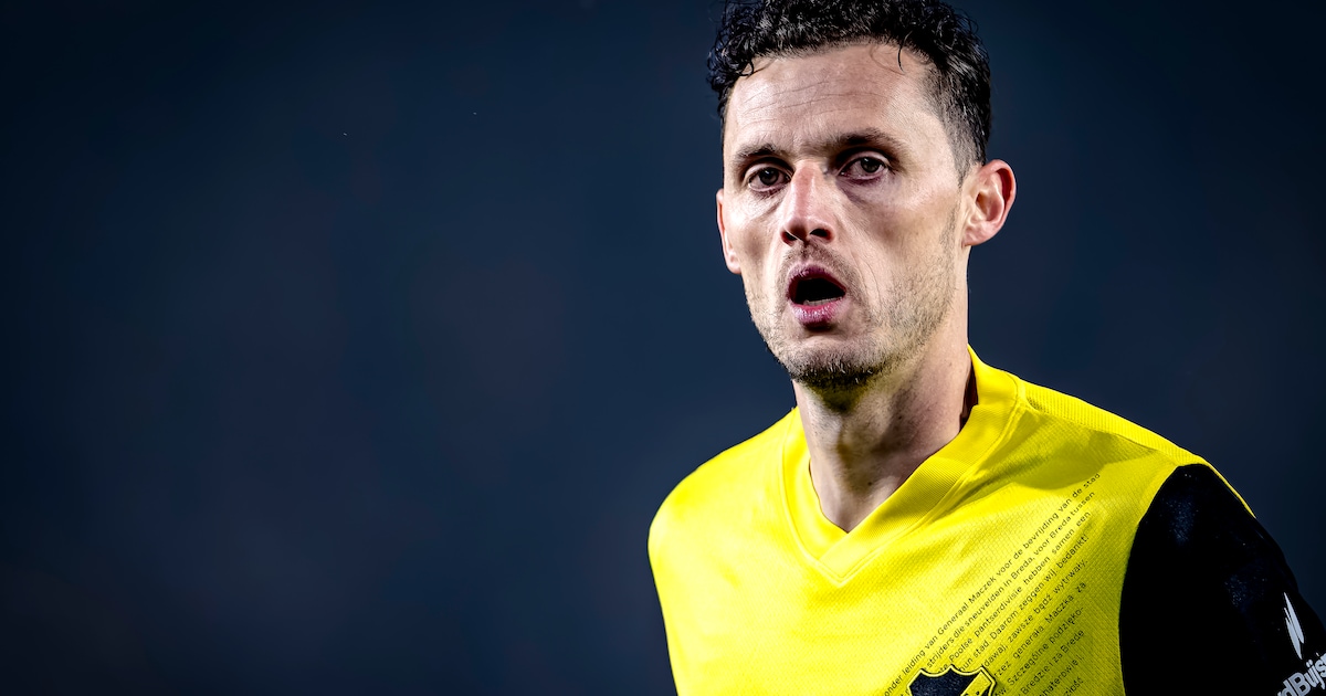 NAC-uitblinker keert na weken terug in de basis: ‘Je wil ook aan de ...