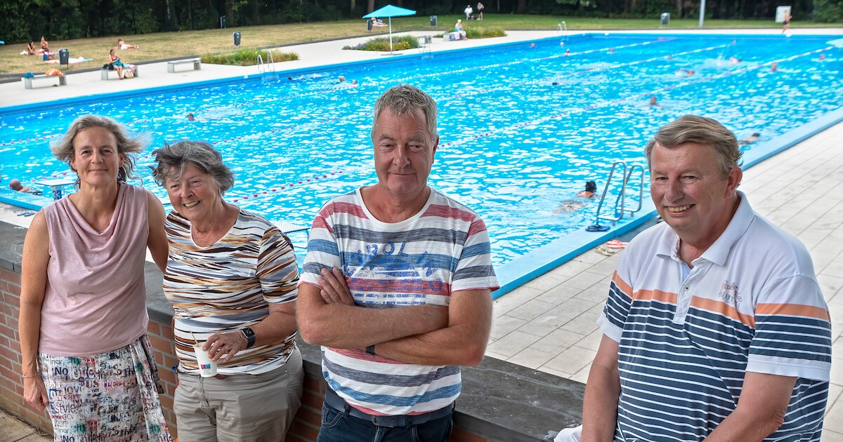 Zwemmers Wolfslaar willen dat bad langer open blijft: ‘Het is dit jaar ...