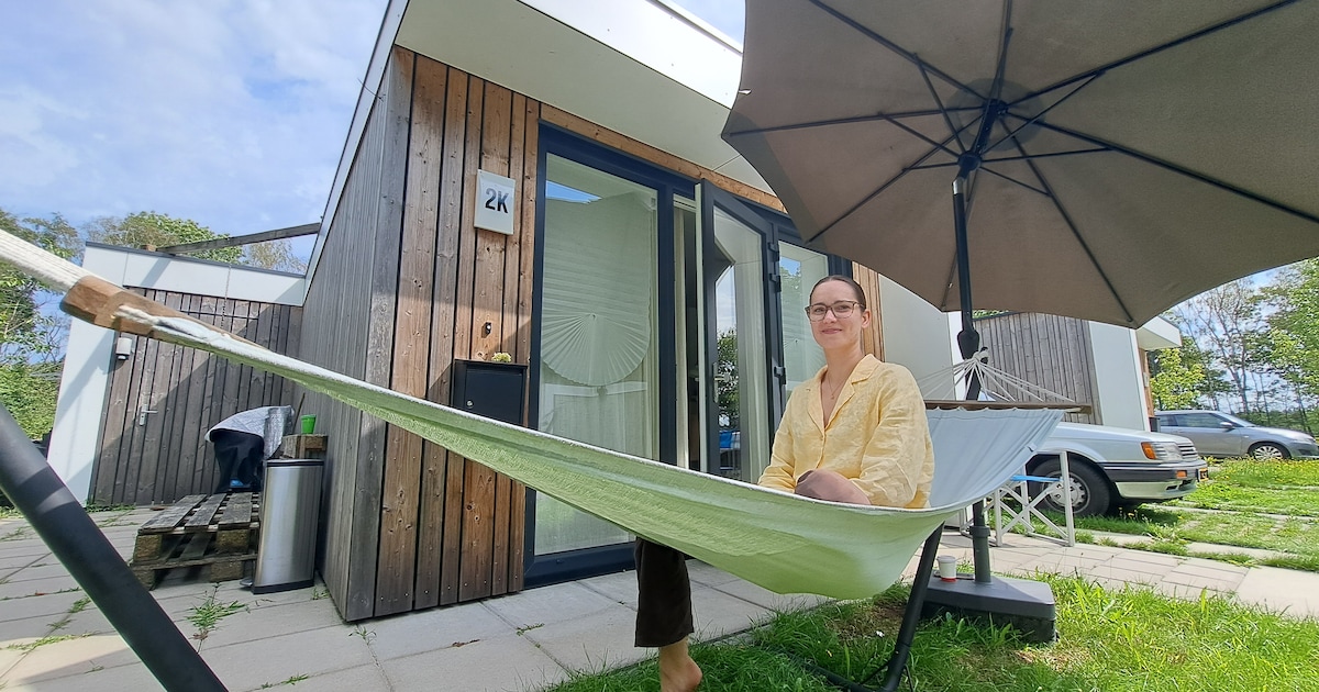 Ze zocht met spoed een woning, nu is Amy helemaal gelukkig in haar tiny ...