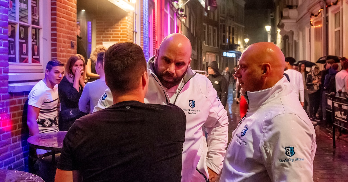 Gastheer als 'bemiddelaar' tijdens het stappen: 'Ze brengen rust ...