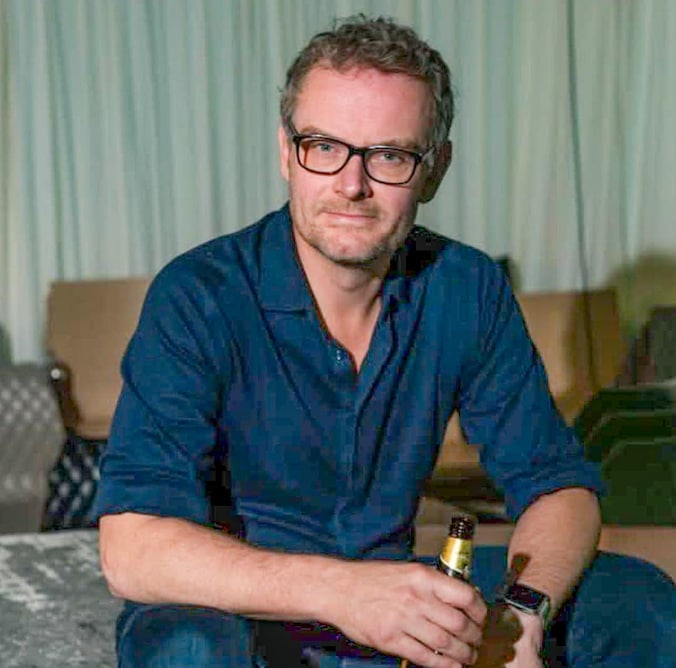 Theaters schrappen shows van Rogier Kahlmann, cabaretier reageert: ‘Ik ...