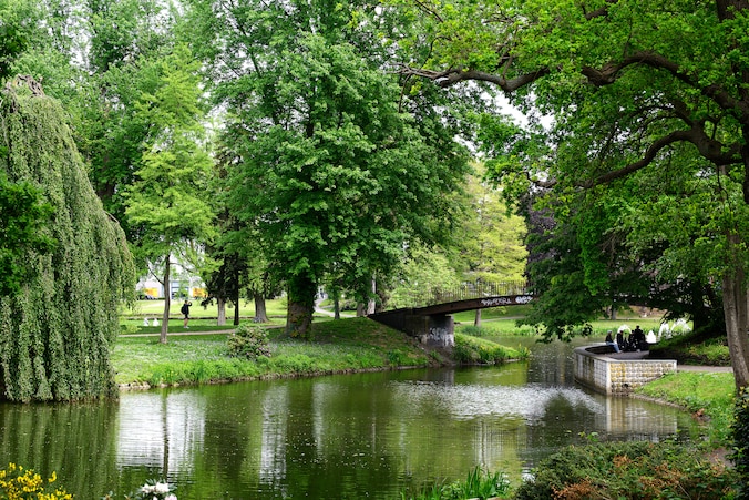 Tieners (12 en 14) beroofd en bedreigd in Anton van Duinkerkenpark in ...