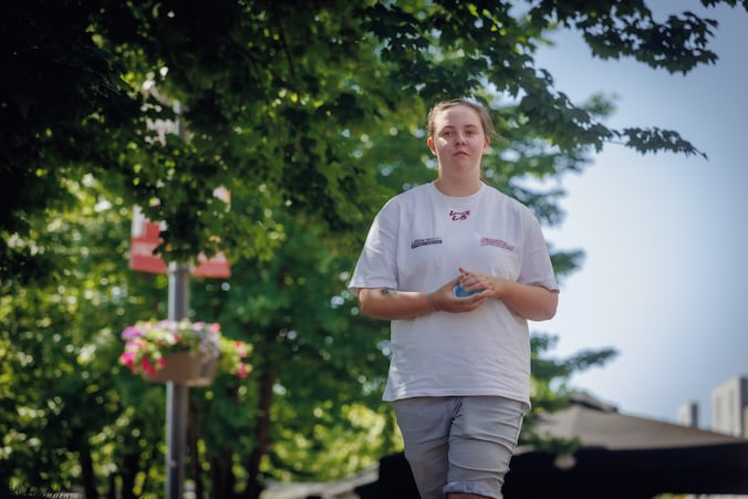 Senna (16) uit Etten-Leur zorgt voor haar moeder na herseninfarct: ‘Ik ...
